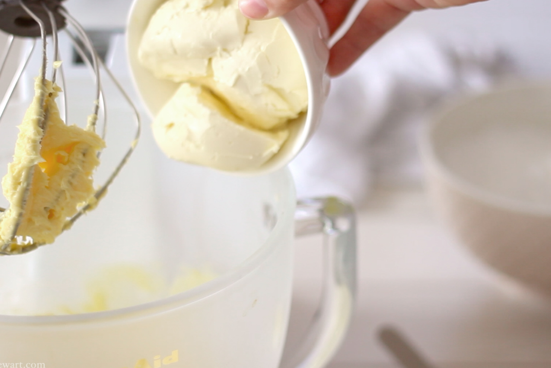 Cream Cheese Frosting Recipe - Recipes by Carina